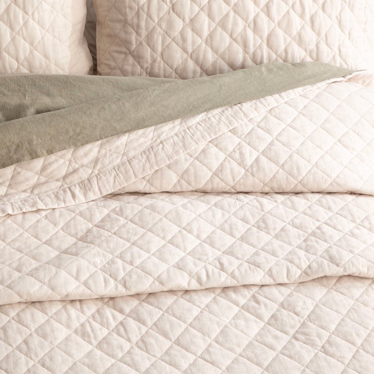 Renee Taylor Cavallo Stone washed French Linen Quilted Bed Coverlet Se