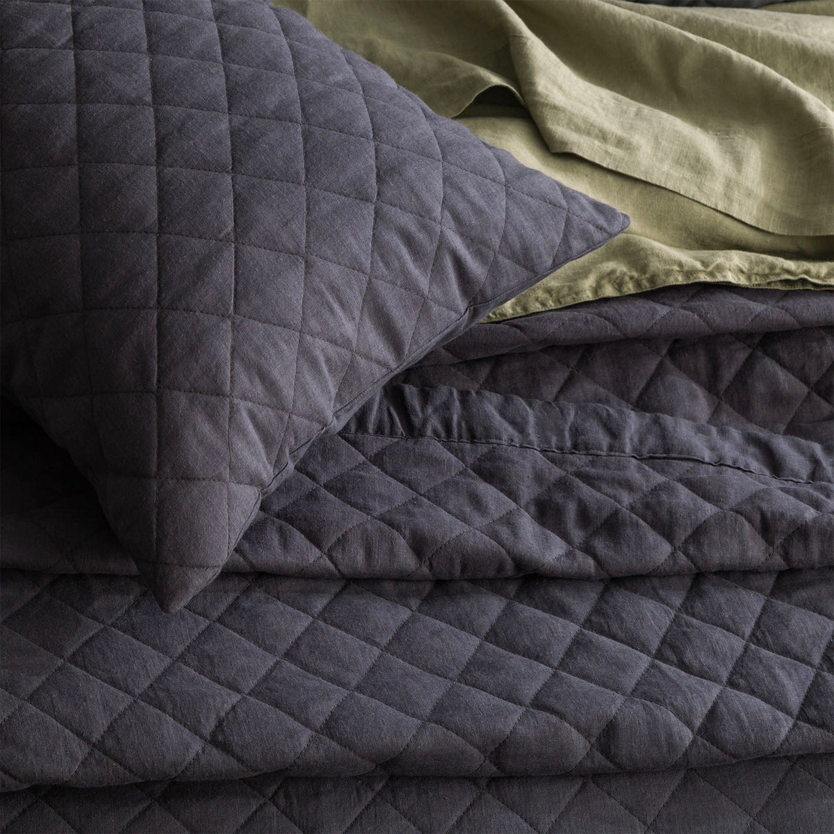 Renee Taylor Cavallo Stone washed French Linen Quilted Bed Coverlet Se