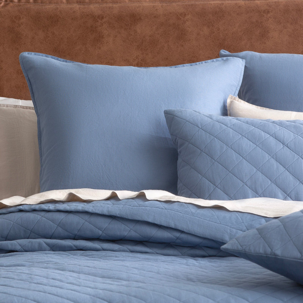 Renee Taylor Cavallo Stone washed French Linen Quilted Bed Coverlet Se